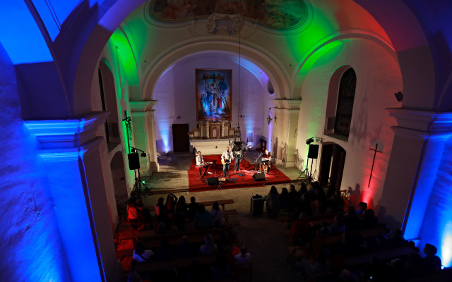 Pomôžme skupine Slnovrat osláviť ich 25. výročie | Donio